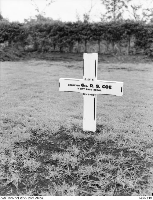 Grave in the British Commonwealth War Graves Cemetery, Yokohama, Japan ...