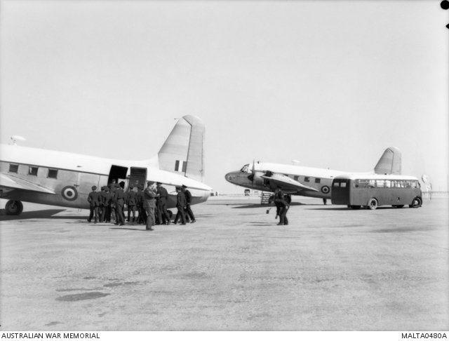 Members of 78 Fighter Wing RAAF boarding an RAF Transport Command ...