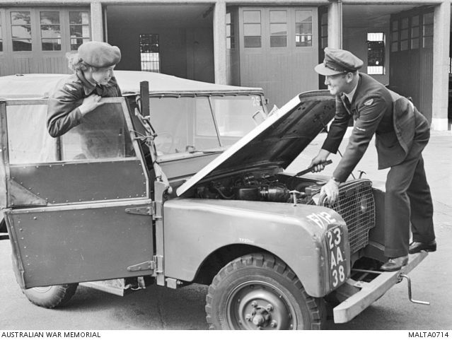 WRAF driver Aircraftwoman Joyce Fountains of Kent assists RAAF driver ...