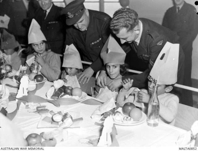 Warrant Officer Neil Tapfield of Manly, NSW (left), and Corporal Neil ...
