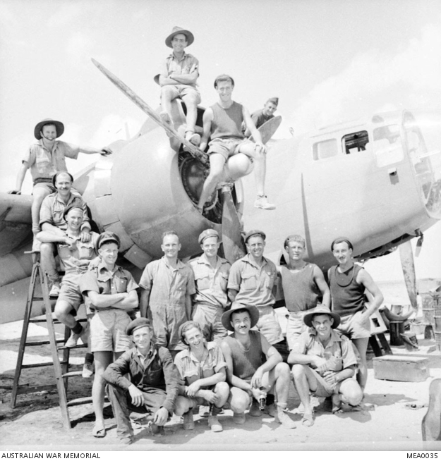 Western Desert. c. 1942. A group portrait of the Maintenance Section of ...