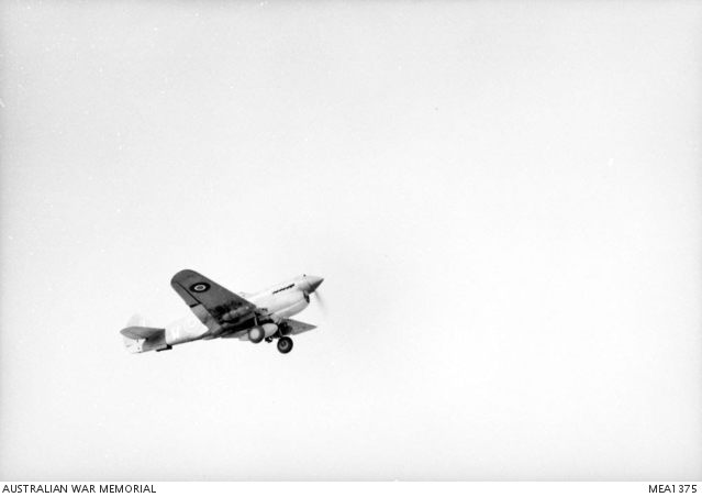 Italy. c. 1944. A Curtiss P40 Kittyhawk of the Desert Harassers No. 450 ...