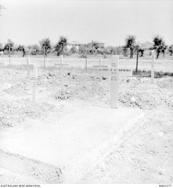 Italy. c. 1945. The grave of 114755 Flight Lieutenant J. T. Edmonds ...