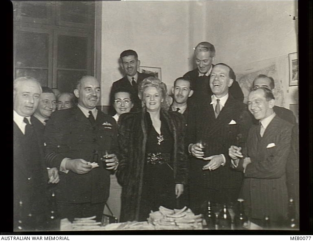 Cairo, Egypt. c. 1944. Australian stage stars, Cyril Ritchard and wife ...