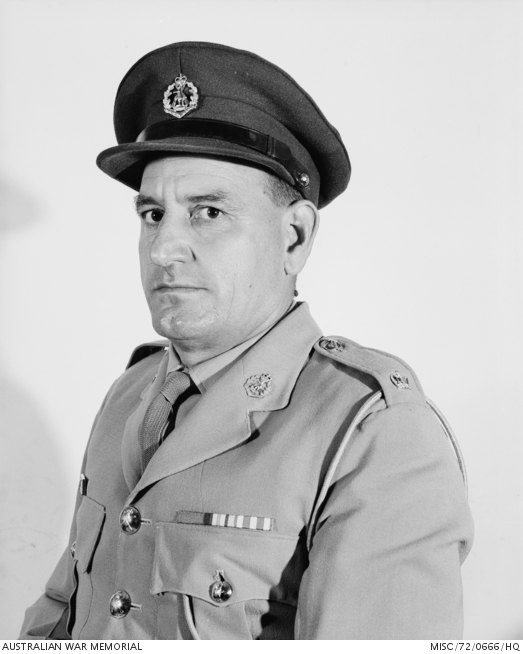 Formal portrait of 17562 Major Ian Stuart Power. | Australian War Memorial