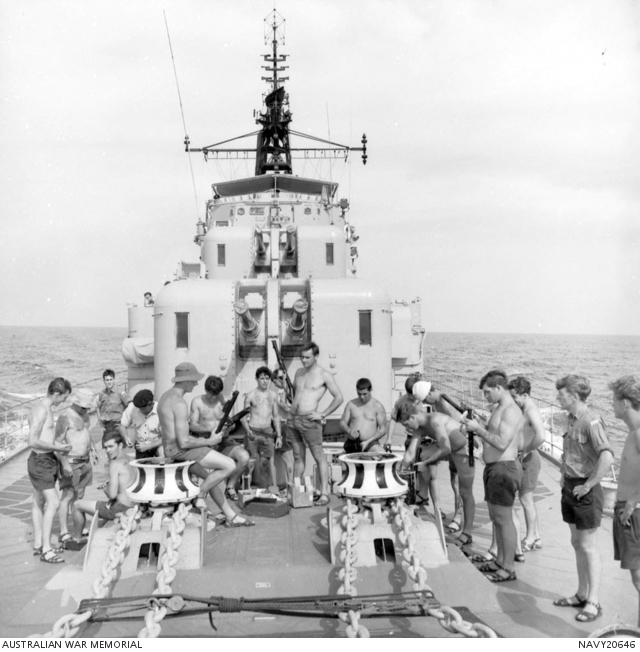 During the Vietnam War, RAN Daring class destroyer HMAS Duchess (D154 ...