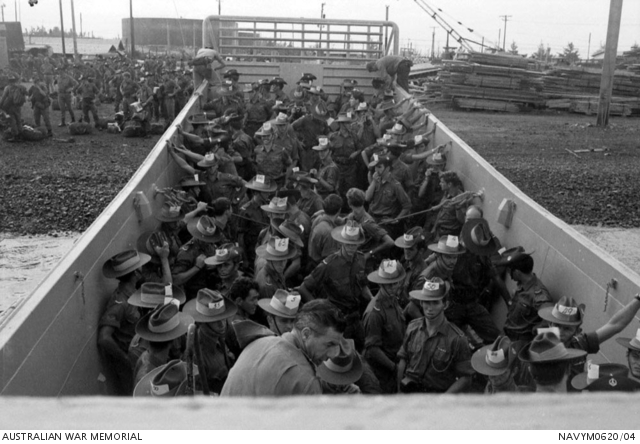Troops of the 5th Battalion, The Royal Australian Regiment (5RAR ...