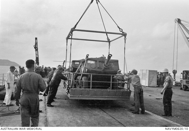 Troops of the 5th Battalion, The Royal Australian Regiment (5RAR ...