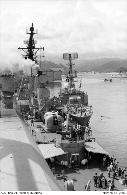 View of the RAN guided missile destroyer HMAS Brisbane (II) D41 with an ...