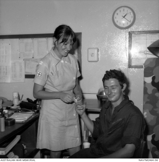 RAN personnel during aftermath of Cyclone Tracy which devastated Darwin ...