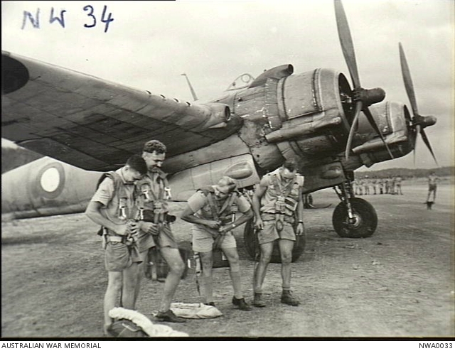 Informal portrait of crew members of No 31 (Beaufighter) Squadron RAAF ...