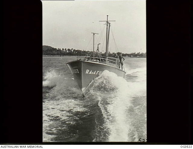 THURSDAY ISLAND, QLD. 1943-12-23. THE CREW OF A RAAF RESCUE LAUNCH ...