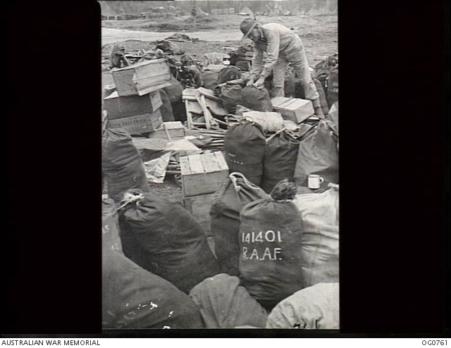 MOMOTE, LOS NEGROS ISLANDS, ADMIRALTY ISLANDS. 1944-03-08. CORPORAL V ...