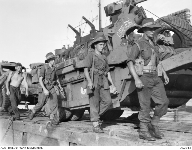 TARAKAN ISLAND, BORNEO. C. 1945-05-04. SPECIALLY TRAINED RAAF SECURITY ...
