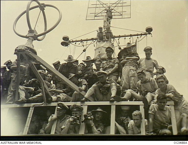 KOEPANG, TIMOR, NETHERLANDS EAST INDIES. 1945-09-11. GROUP PORTRAIT OF ...