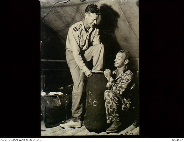 LABUAN, NORTH BORNEO. 1945-10-18. TWO MEMBERS OF NO. 93 "GREEN GHOST ...