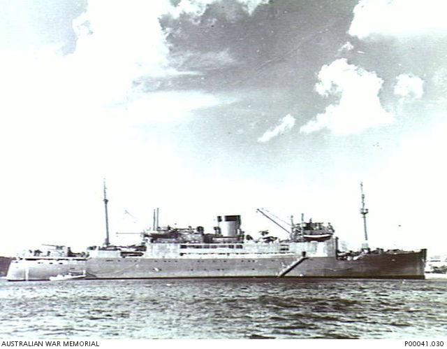 HMAS MANOORA 1942 - NOTE SEAGULL V AIRCRAFT FORWARD OF FUNNEL ...