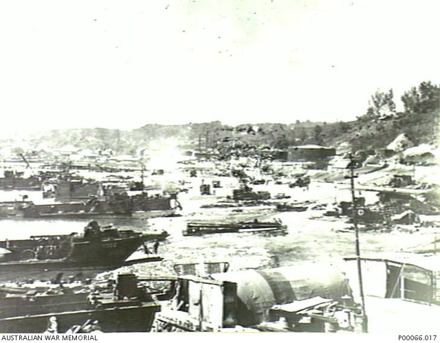 BALIKPAPAN, BORNEO, 1945. GENERAL VIEW OF HARBOUR, SHOWING LANDING ...