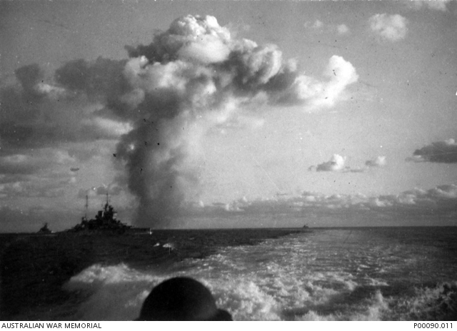 EASTERN MEDITERRANEAN SEA, 1941-11-25. HMS BARHAM TORPEDOED IN THE ...