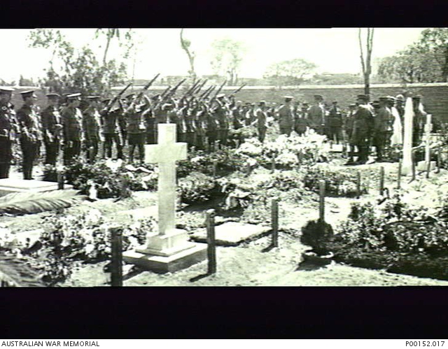 CAIRO, EGYPT, WWI. THE BURIAL OF AN AUSTRALIAN SOLDIER AT OLD CAIRO ...