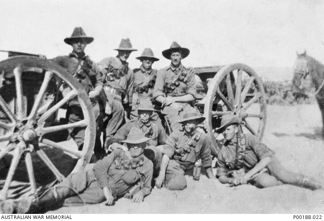 GALLIPOLI, TURKEY, 1915. MEMBERS OF 5TH BATTERY, 2ND FIELD ARTILLERY ...