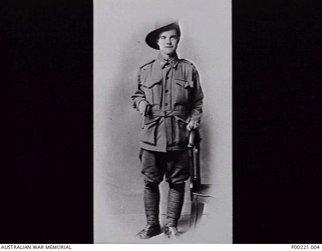 C. 1915. PORTRAIT OF 6559 SAPPER GEORGE YATES, 13TH FIELD COMPANY ...