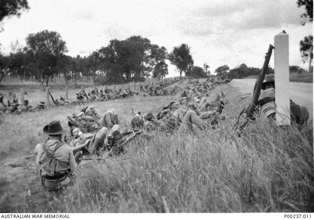 BONEGILLA, VICTORIA, NOVEMBER 1940. 'SMOKO' DURING A BIVOUAC, 2/24TH ...