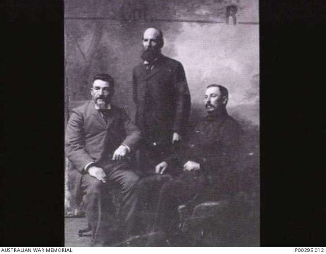 LOCATION UNKNOWN, C 1899. BOER GENERALS LEFT TO RIGHT DE WET, DE LA REY ...
