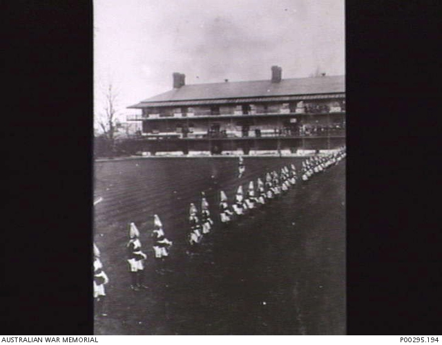 ENGLAND, 1899. BRITISH LIFE GUARDS BEFORE THEIR DEPARTURE FOR SOUTH ...