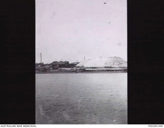 PORT ELIZABETH, CAPE COLONY, SOUTH AFRICA. C 1900. HEAVY INDUSTRY ON ...
