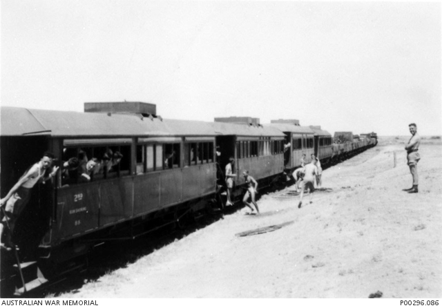 CENTRAL AUSTRALIA. 1942-12. A DASH FOR THE TRAIN - THESE CHAPS HAVE ...
