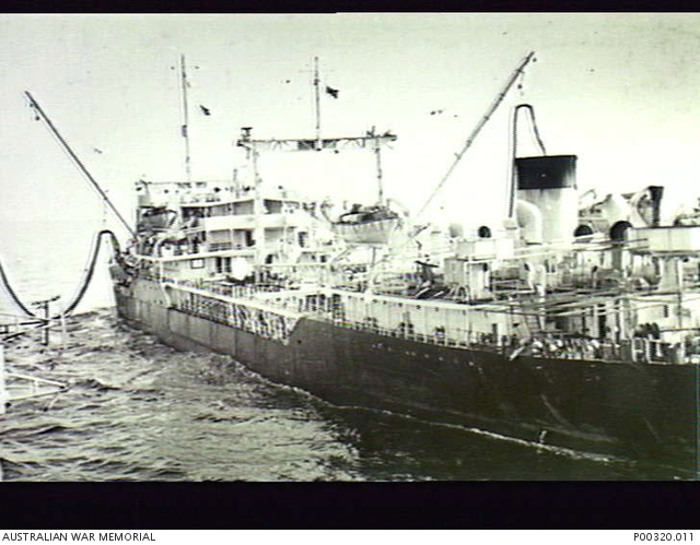 KOREA, 1951-05-01. HMS GLORY REFUELLING AT SEA FORM 'GREEN RANGER' ON ...