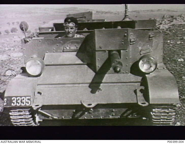 WWII TROOPS BEING TRAINED TO OPERATE A BREN GUN CARRIER | Australian ...