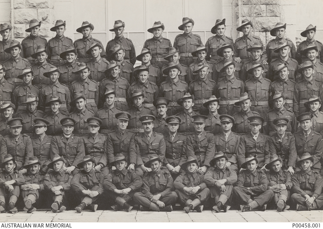 PALESTINE, 1942 - 02 - 17. A GROUP PHOTOGRAPH OF MEMBERS OF THE 2/6TH ...