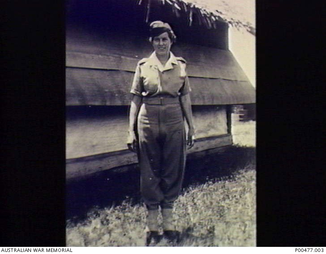 LAE, NEW GUINEA. WW2. SISTER TESS DU MOULIN OF THE FIRST MEDICAL AIR ...