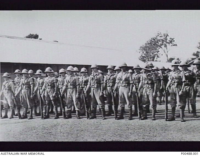 REDBANK, QLD. 1940-04. 13TH PLATOON, D (SUPPORT) COMPANY, 61ST MILITIA ...