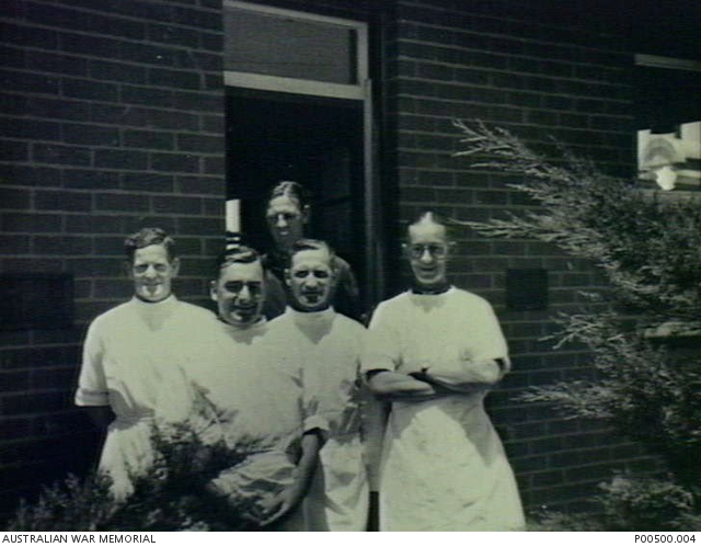 LAVERTON,1940. GROUP PHOTOGRAPH OF ORDERLIES APPOINTED TO THE RAAF ...