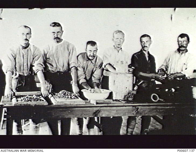 MAFEKING, SOUTH AFRICA, C. 1900. MEMBERS OF DEFENDING FORCES ...