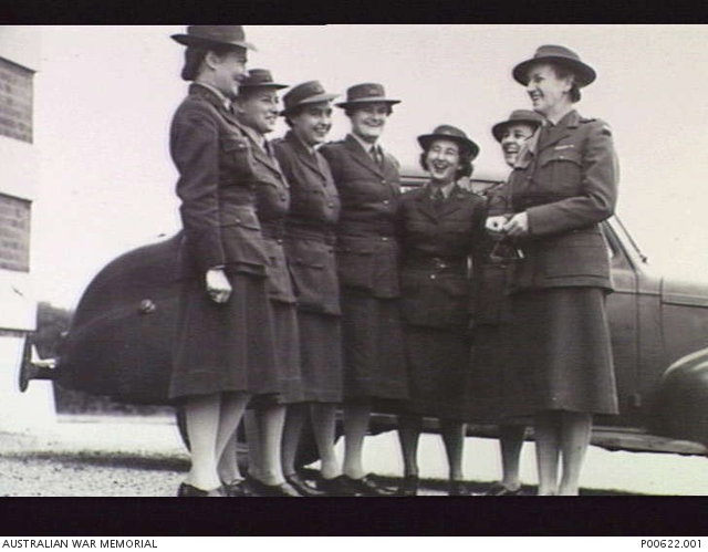 ADELAIDE, SA. 1946. AWAS OFFICERS FAREWELL COLONEL SYBIL IRVING AT ...