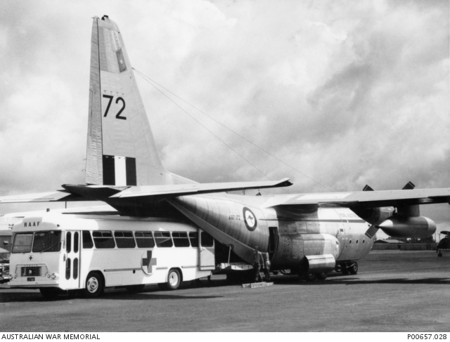 VUNG TAU, SOUTH VIETNAM, C. 1971. DEMONSTRATION OF WORK OF RAAF MEDICAL ...