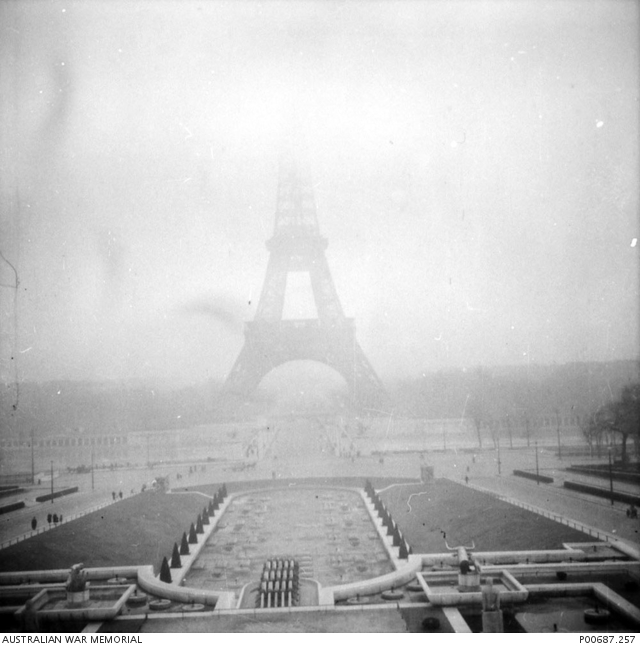 PARIS, FRANCE, 1945-02. VIEW OF EIFFEL TOWER IN THE MIST FROM THE TROCADERO. (PHOTOGRAPHER: C ...