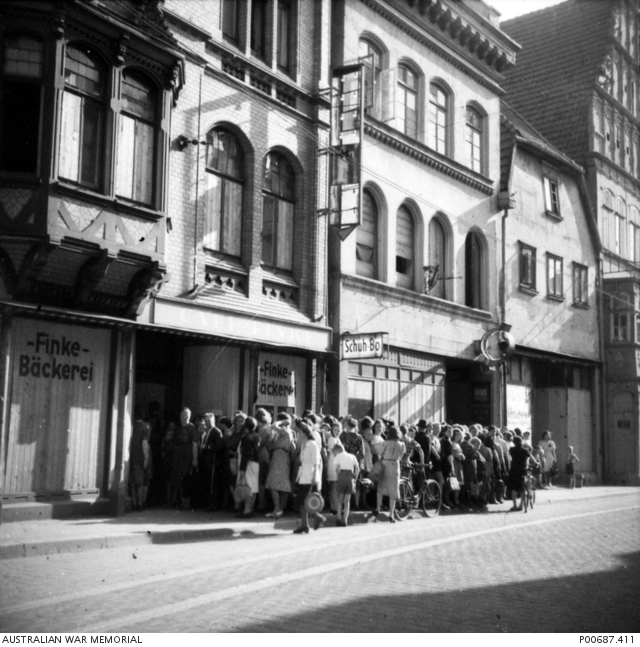 MINDEN, GERMANY, 1945-05. QUEUEING FOR BREAD RATION (126.3 ...