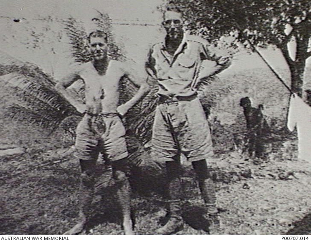 PORTUGUESE TIMOR. 1942. TWO MEMBERS OF THE 2/2ND INDEPENDENT COMPANY ...
