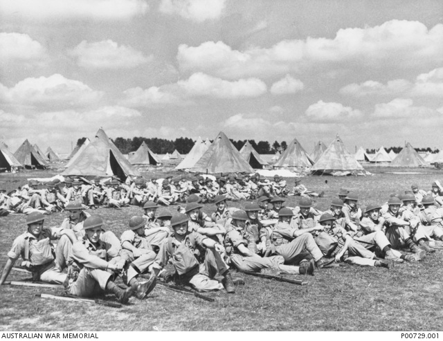 ENGLAND, 1940-11. AUSTRALIAN REINFORCEMENTS FOR 2/12TH BATTALION IN ...