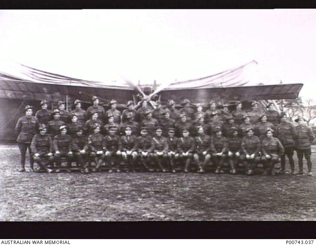 FRANCE, 1918. SOME MEMBERS OF NO. 3 SQUADRON AUSTRALIAN FLYING CORPS ...