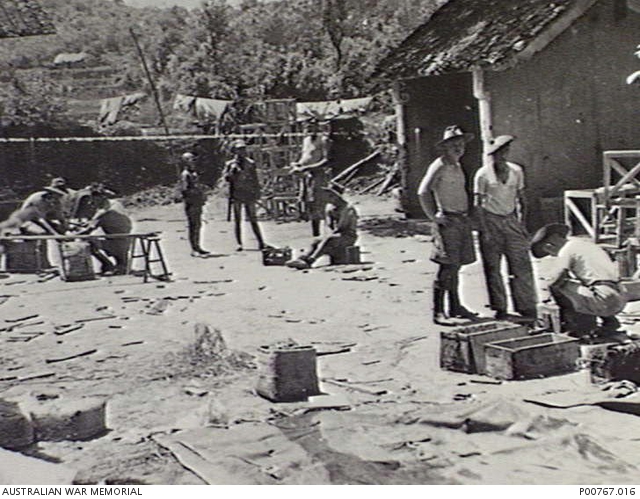 KIYANG, CHINA. 1942. AUSTRALIAN AND BRITISH MEMBERS OF THE BRITISH ...