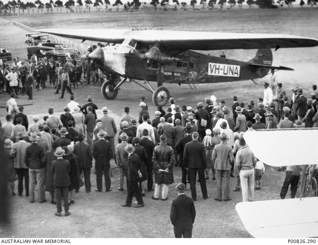 MELBOURNE, VIC. C.1931. AUSTRALIAN NATIONAL AIRWAYS AVRO 10 AIRCRAFT ...