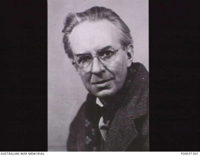 1939. PORTRAIT OF COLIN COLAHAN, OFFICIAL WAR ARTIST. (DONOR: M ...