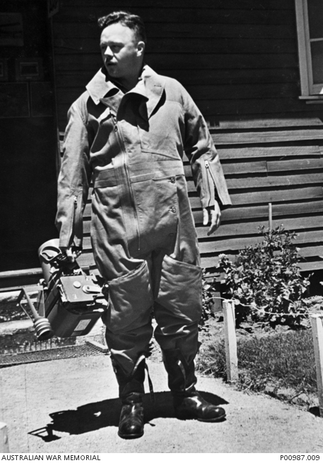 COOTAMUNDRA, NSW. 1942? PORTRAIT OF 35511 FLYING OFFICER WILLIAM GEORGE ...