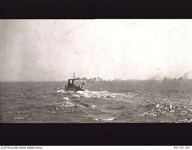 PORT PHILLIP BAY(?), VIC, C. 1910. FIRST-CLASS TORPEDO BOAT THE ...